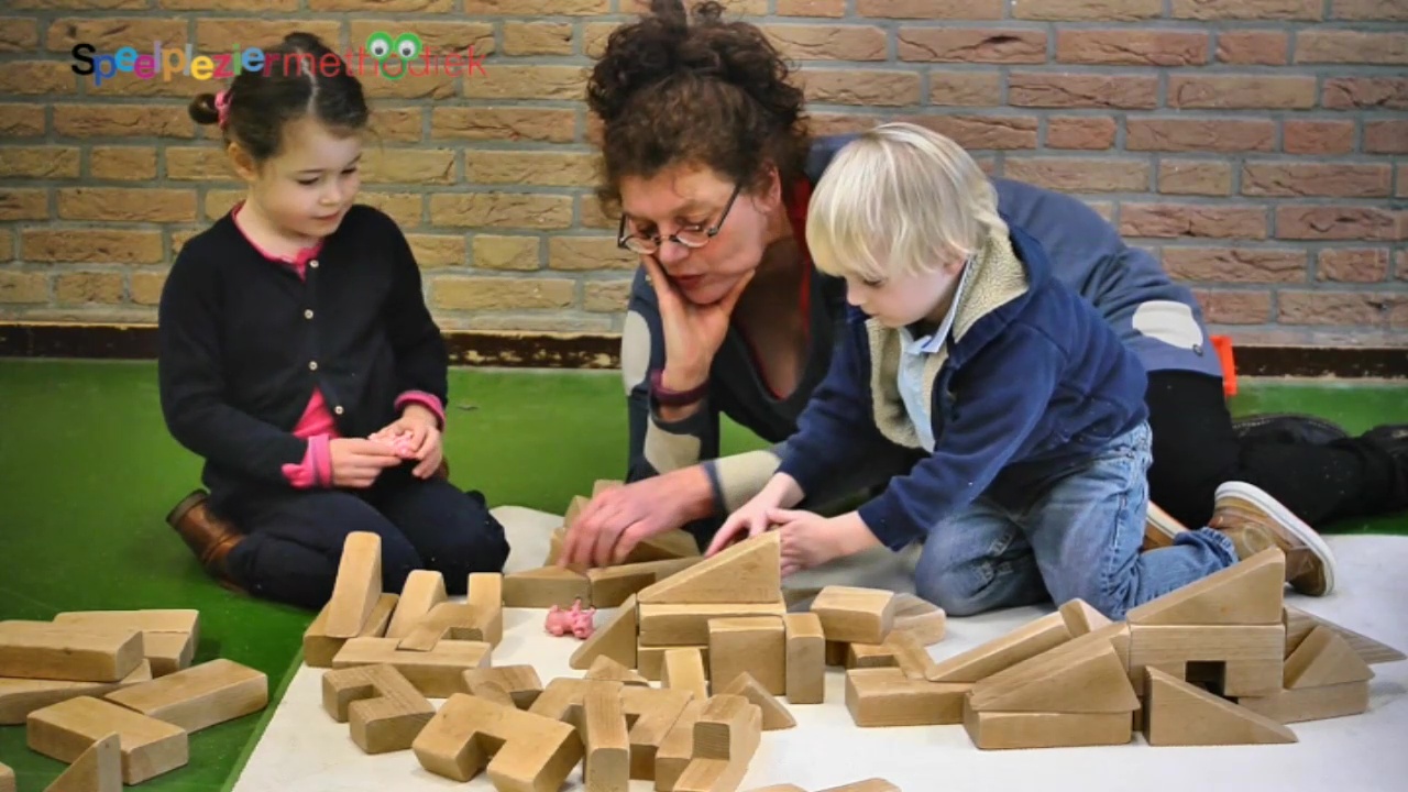 Bouwhoek – recht en schuin (3-4 jaar) – Speelplezier.plus